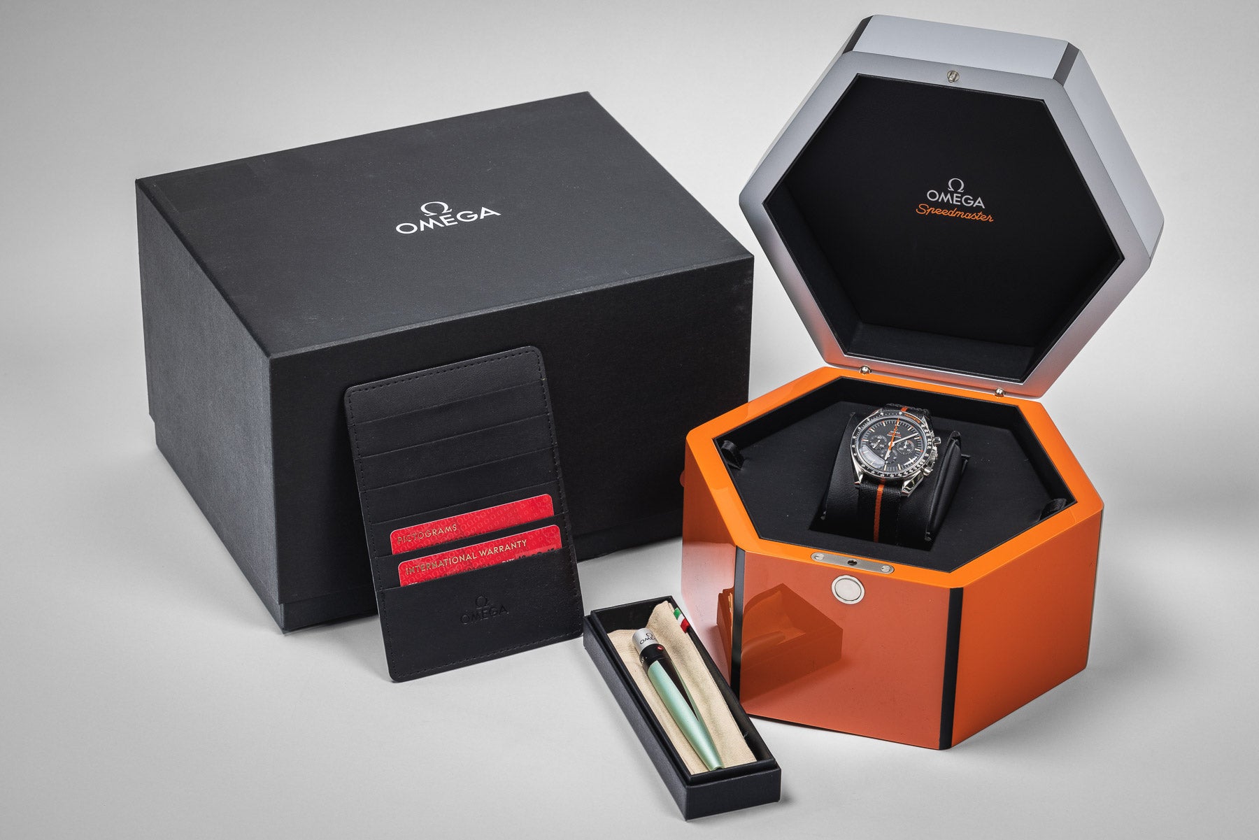 Omega Speedmaster 'Speedy Tuesday' 2 Ultraman – Fratello Shop